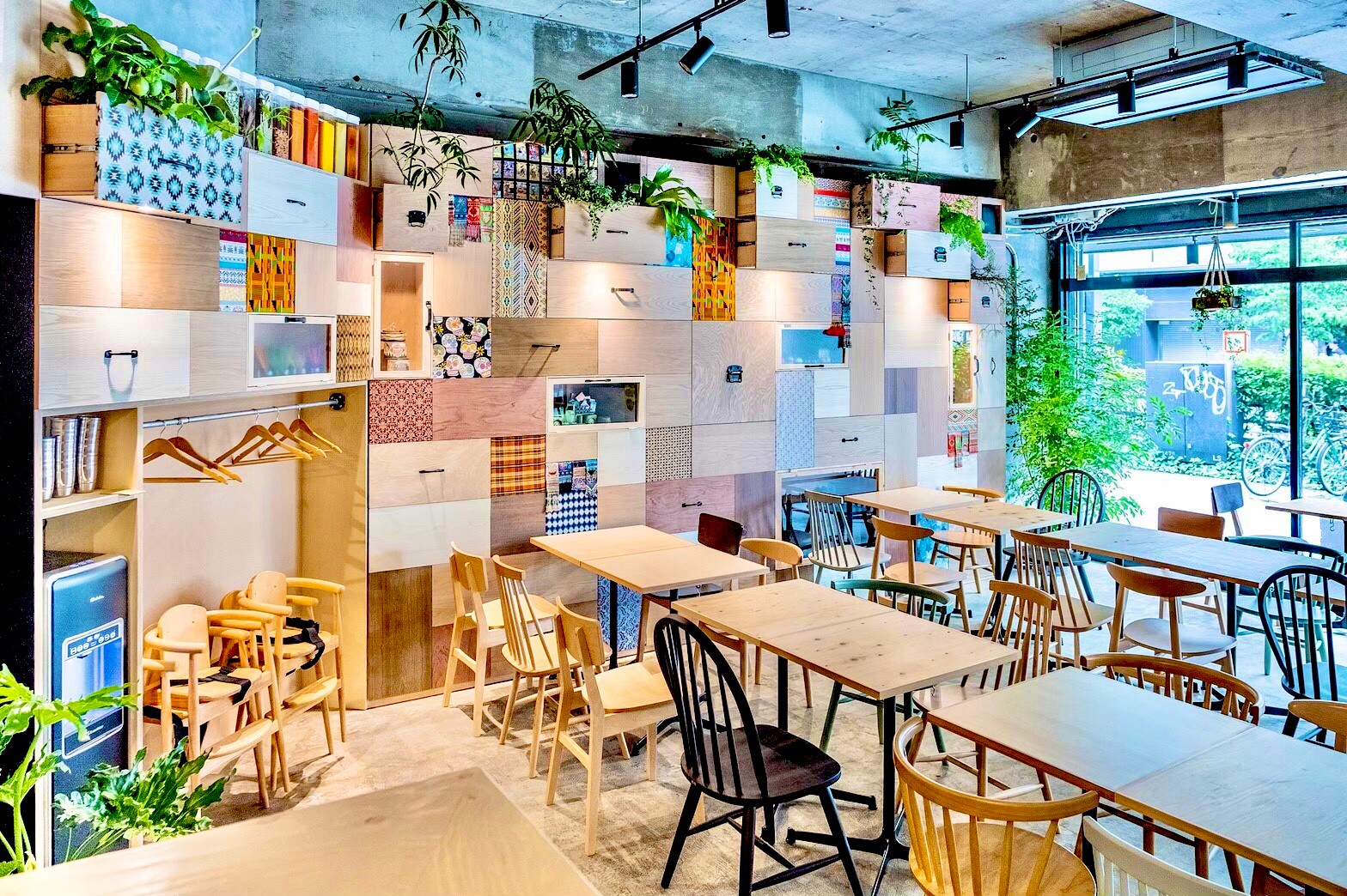 TRUNK CAFE【多国籍料理 / 中央区八丁堀】 – Wine's HEART